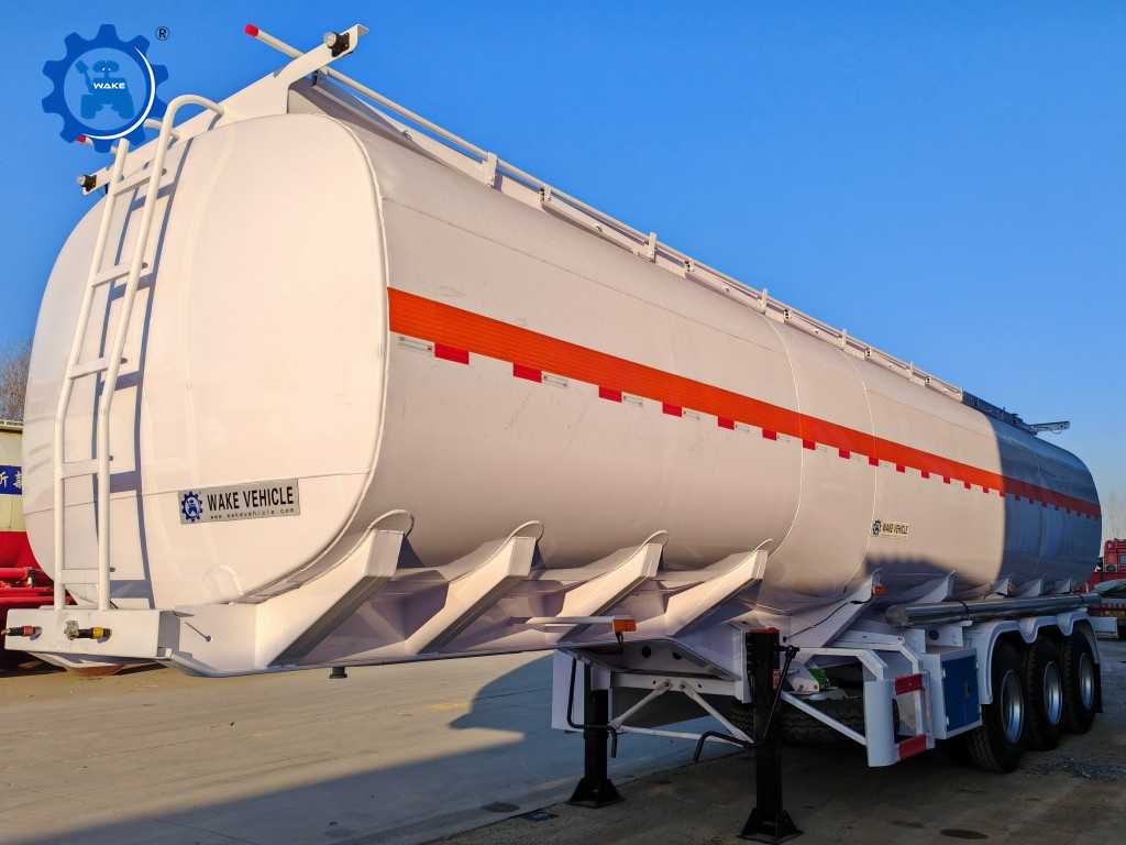 WAKE 45000 L Fuel tanker – wake